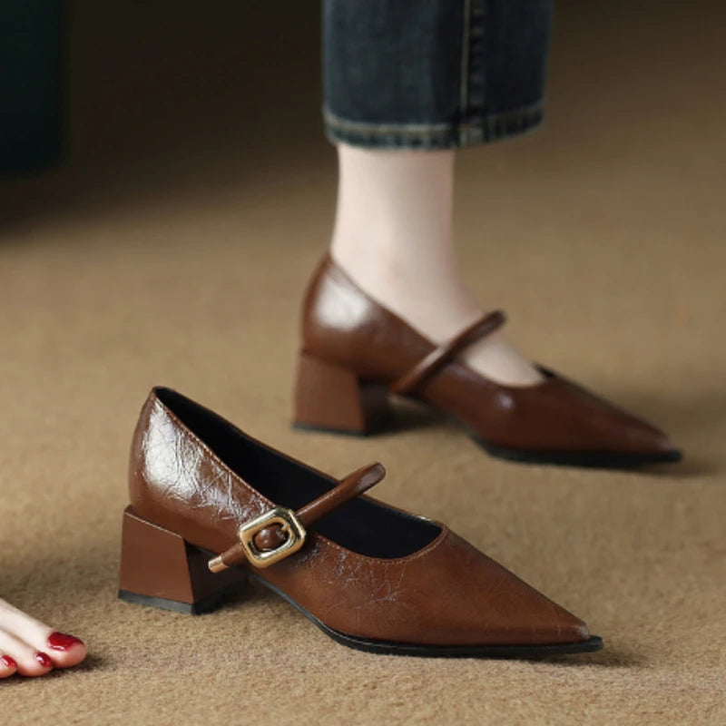 Retro Mid Heel Pumps – Chloe and Liam